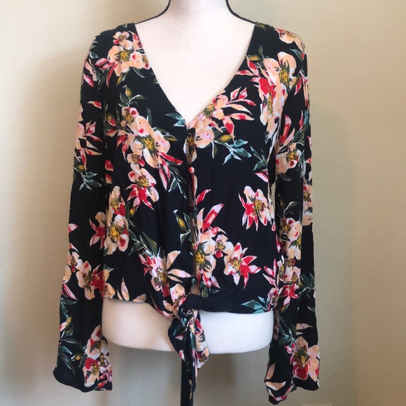 Roxy | Tops | Button Up Tie Front Top Great Condition Roxy Sz L Flowers ...